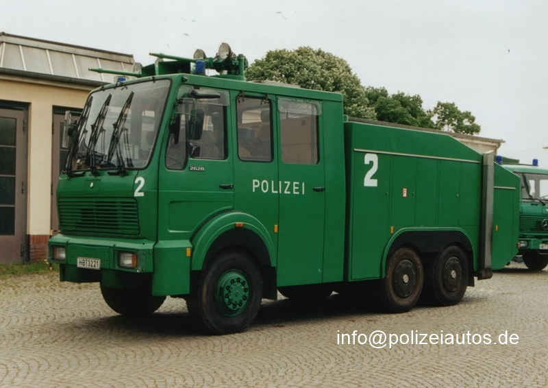 Polizeiautos.de - Mercedes-Benz 2628 Wasserwerfer